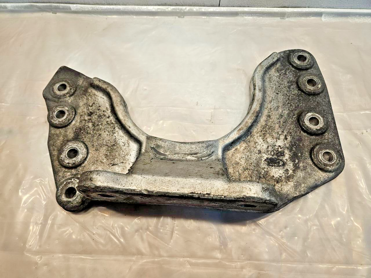CAT Diesel engine support bracket Ford A-6028 - ABC Diesel Parts