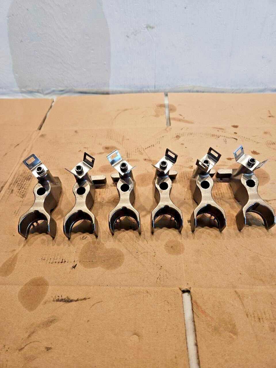 Set of 6 Cummins ISX15 Engine Fuel Injector Hold Down Clamps 3685567 ...
