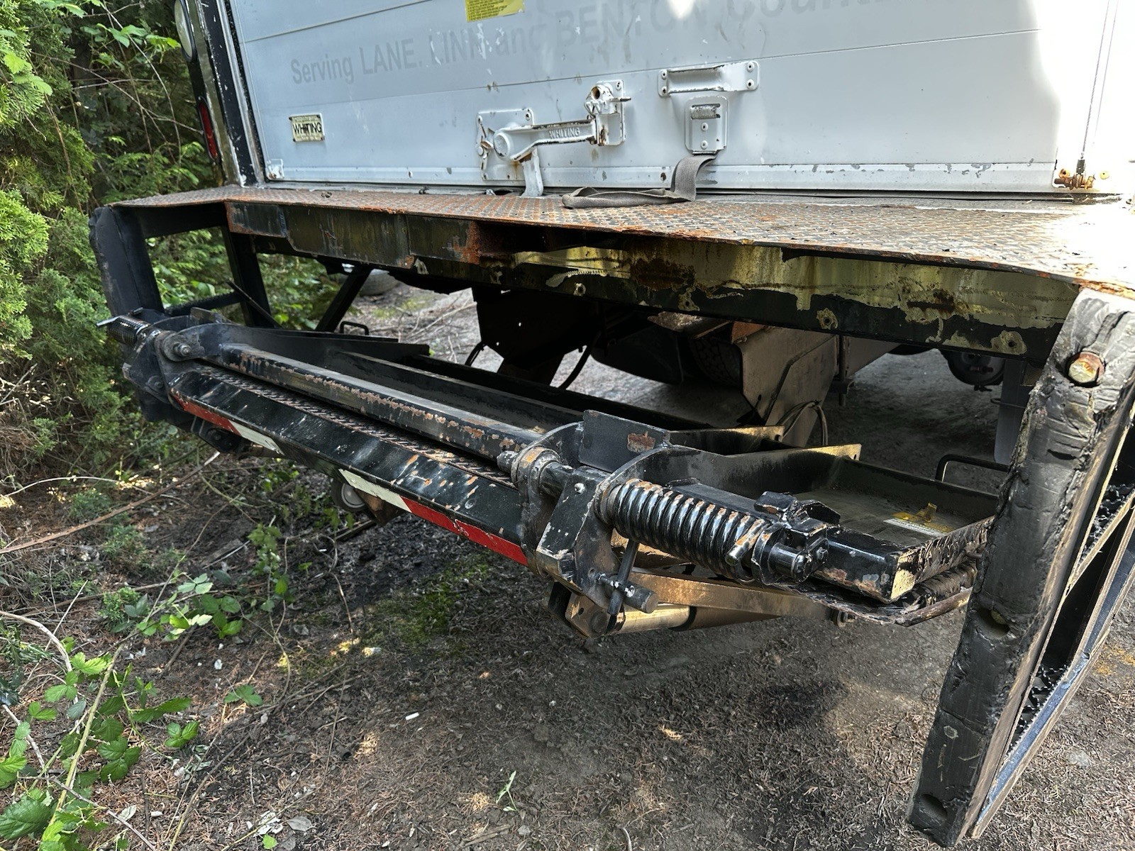 2004 Freightliner M2 106 Maxon GPT 3300 lbs Capacity Lift Gate 905246-2 ...