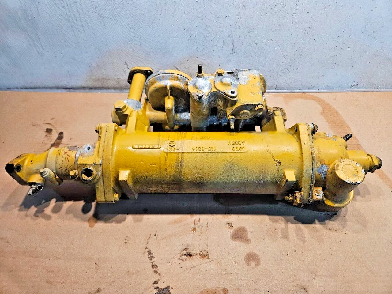 CAT C12 Caterpillar Diesel Engine Oil cooler and filter housing 115 ...