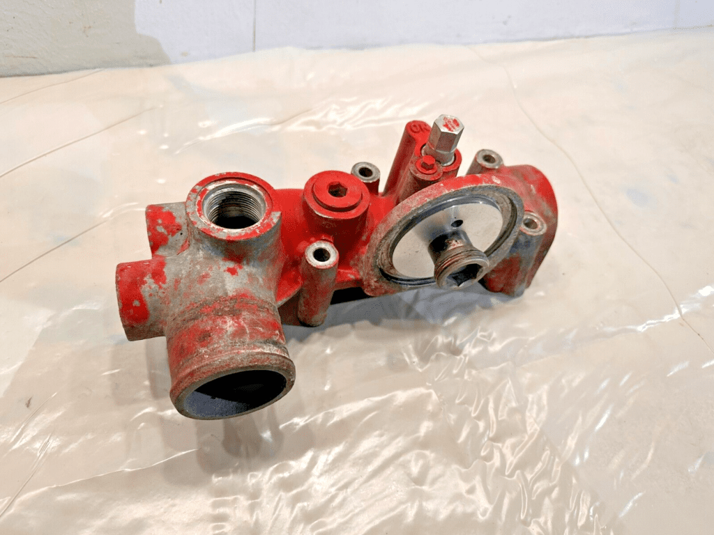 2004 Cummins ISX15 DOHC Diesel Engine Water Coolant Filter Housing ...