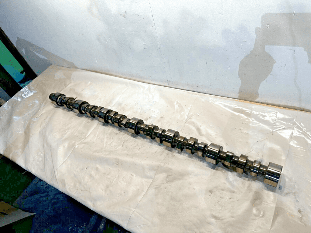 2007 CUMMINS ISX15 DOHC CM570 DIESEL ENGINE Valve Camshaft 4059198 OEM ...