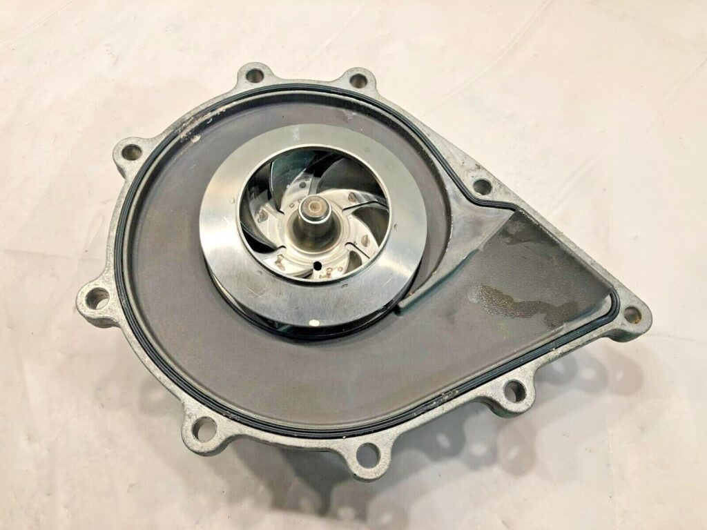 DETROIT DIESEL DD15 Engine Water Pump A472 200 04 01 A4722000401 OEM ...