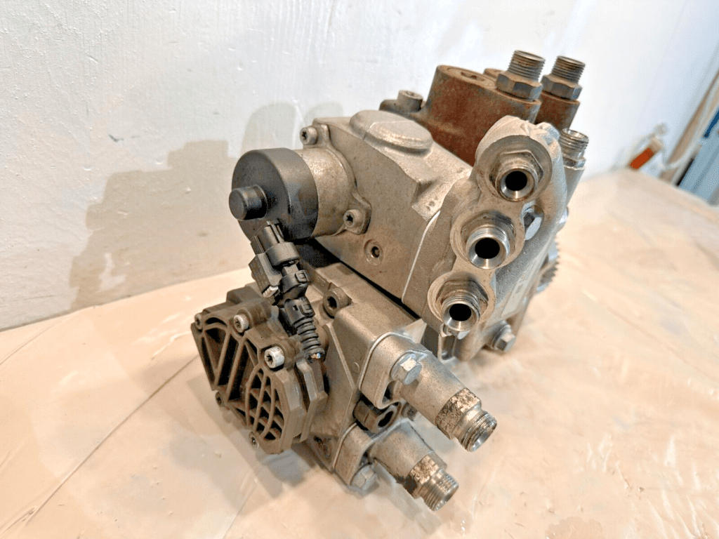 Detroit Diesel DD15 Engine Complete Bosch Fuel Pump Assembly ...