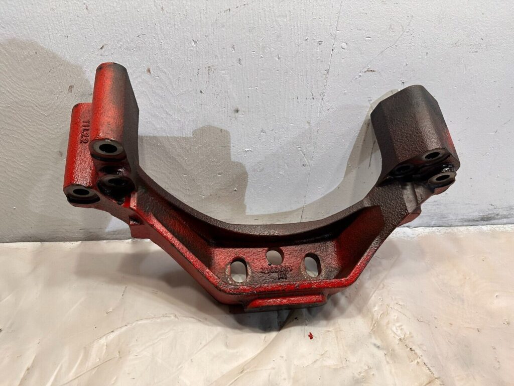ISX15 Cummins Diesel Engine FRONT ENGINE SUPPORT MOUNT 3103631 OEM ...