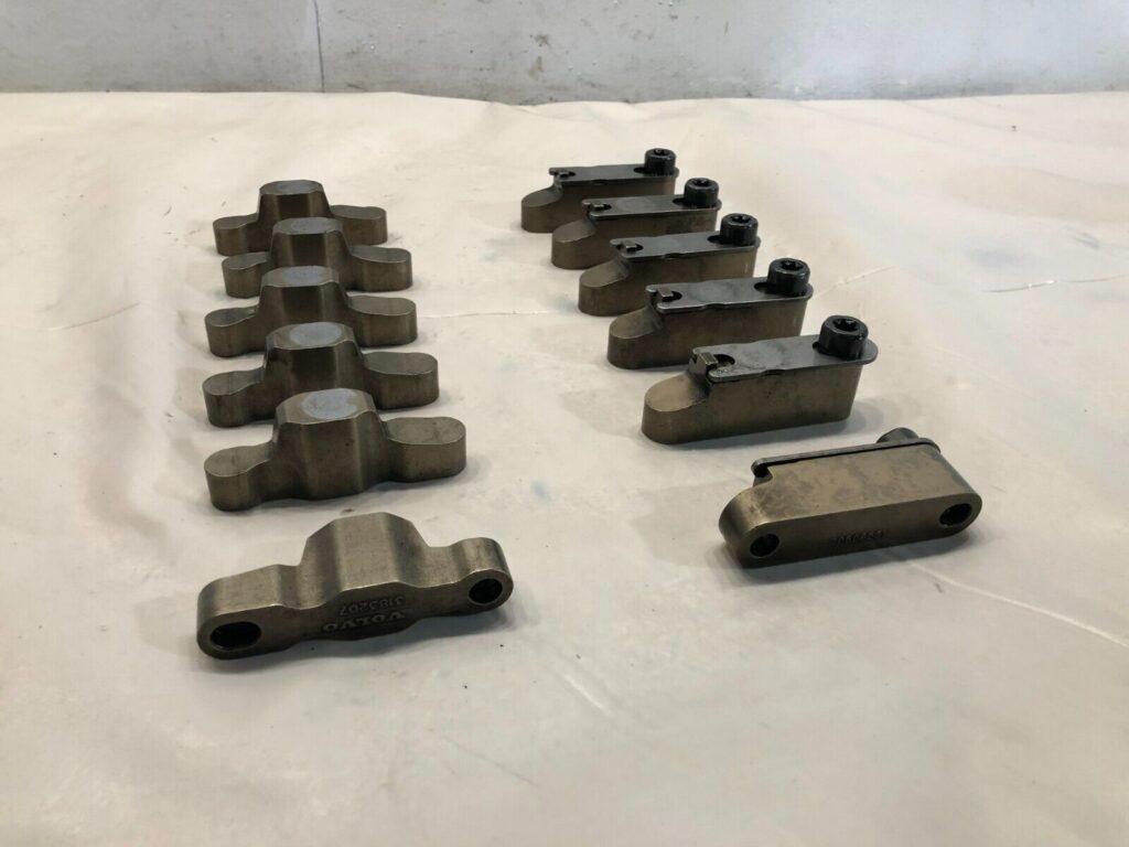 Set of 12 VOLVO D13 Diesel Engine CROSSHEAD VALVE BRIDGE 3183207 OEM ...