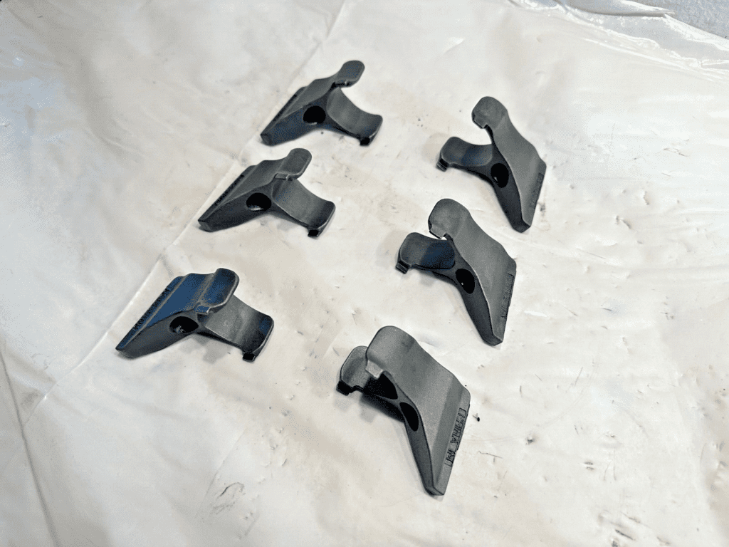 6 x CUMMINS ISX15 DOHC INJECTOR HOLD DOWN CLAMPS 4010231 OEM - ABC ...