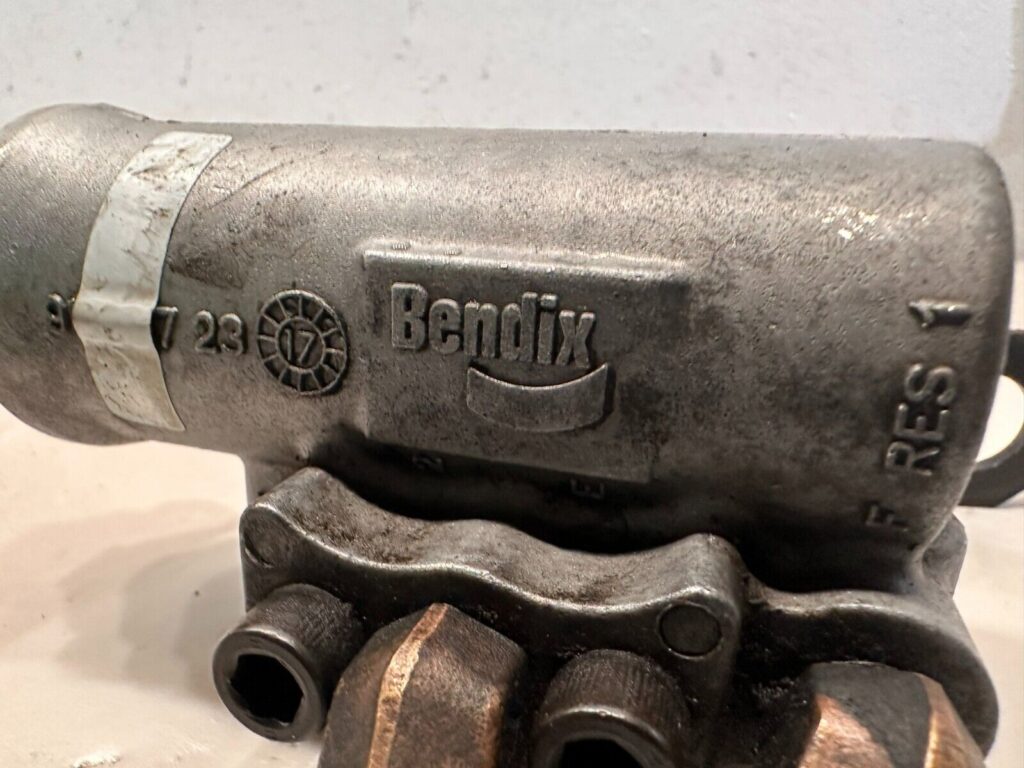 Bendix Allied Signal Air Compressor Regulator K025894 OEM - ABC Diesel ...