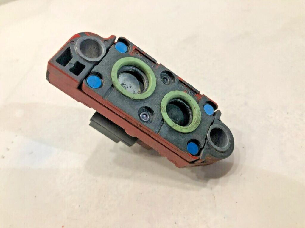 Cummins ISB 6.7 Diesel Engine Differential Pressure DPF Sensor 4384138 ...