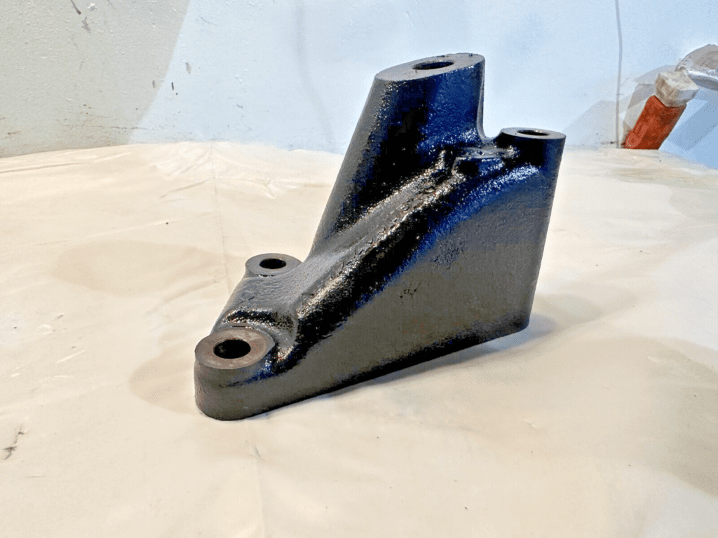 DETROIT DIESEL DD15 ENGINE BELT TENSIONER MOUNT BRACKET A4722030540 OEM ...