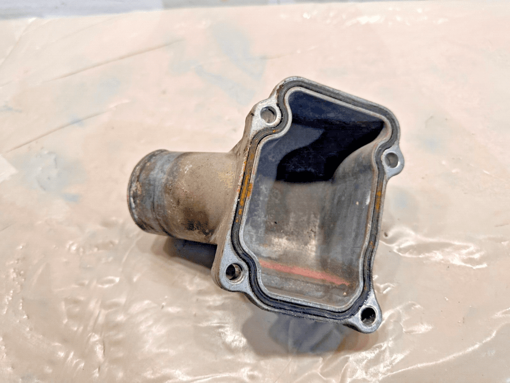 DETROIT DIESEL DD15 THERMOSTAT COOLING WATER OUTLET HOUSING A4722030931 ...