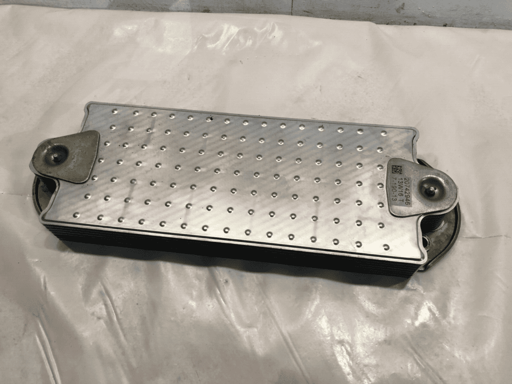 Volvo D13 engines and Mack MP8 Diesel Engine Oil cooler 20742946 OEM ...