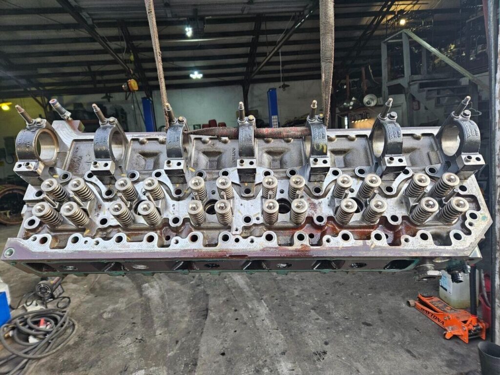 2005 VOLVO D12 VED12 DIESEL ENGINE COMPLETE CYLINDER HEAD 8170101 OEM ...