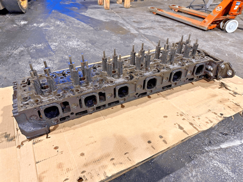 2009 Detroit Diesel DD15 Engine Cylinder Head Assembly 47202 OEM - ABC ...