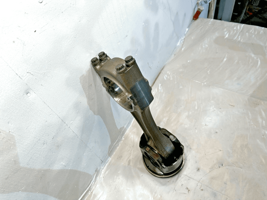 Cummins QSX15/ISX15 CM2250 Diesel Connecting Rod 3689108 with Piston ...