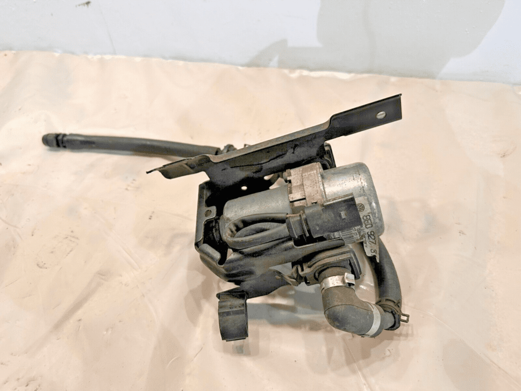 2008 Audi Q7 Power Brake Booster Vacuum Pump with Bracket 8E0927317H ...