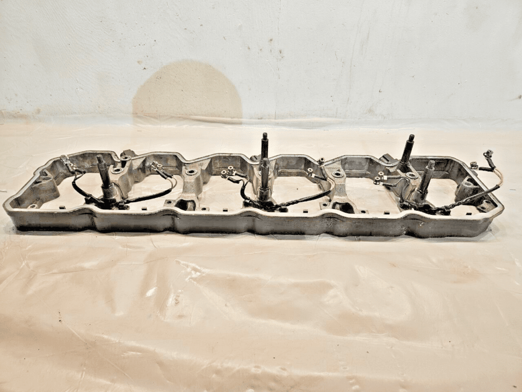 2016 Cummins QSB 6.7 Diesel Engine Valve Cover Rise Plate Rocker Box ...