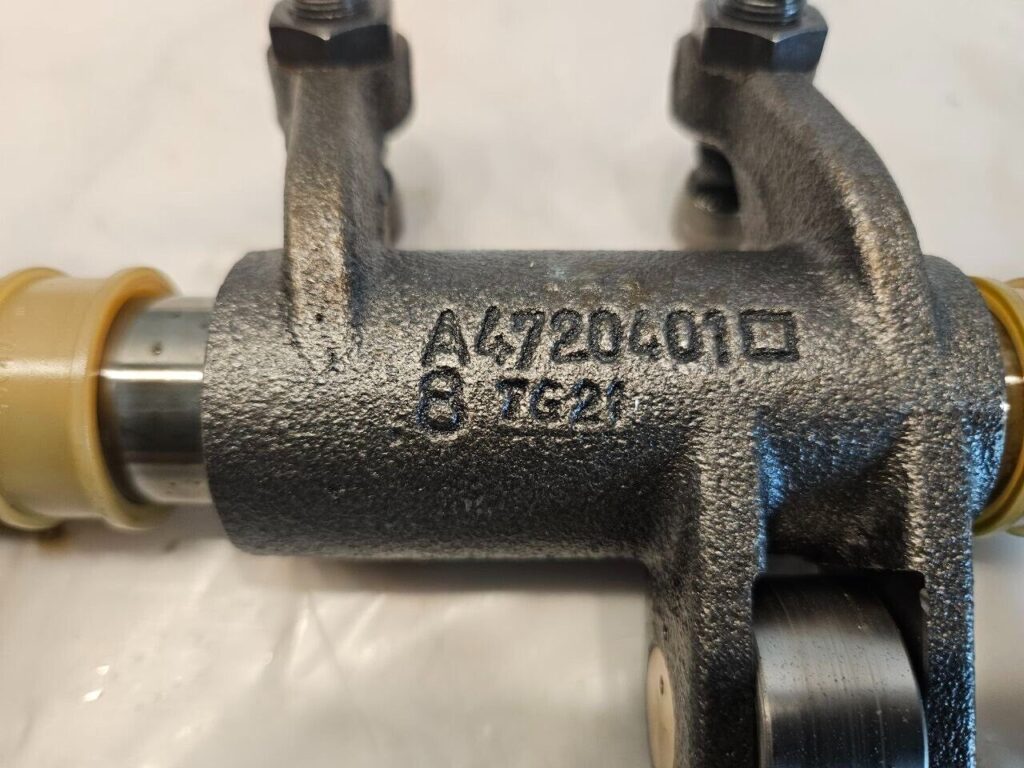 2017 Detroit Diesel DD15 Engine Intake Rocker Arm Assembly A4720401 OEM ...