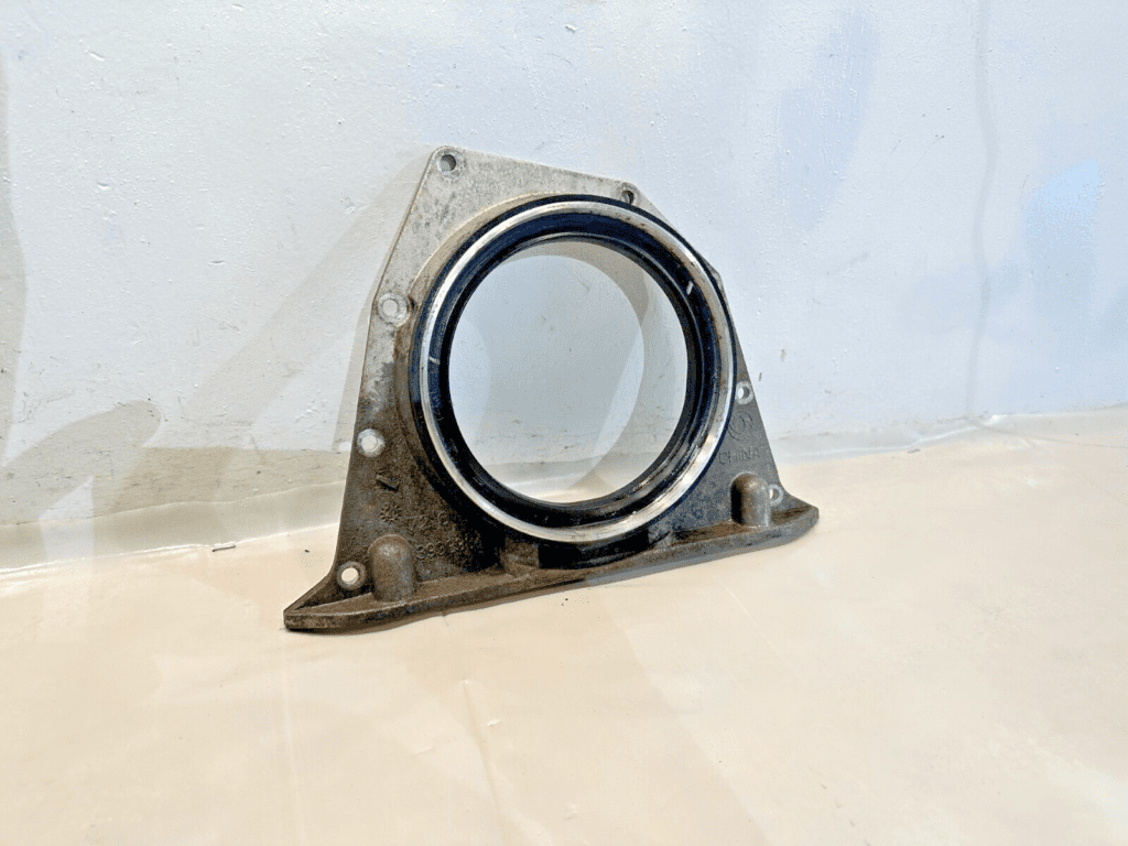 Cummins 8.3L ISL ISC Rear Main Seal Diesel Engine Cover 3933384 OEM ...