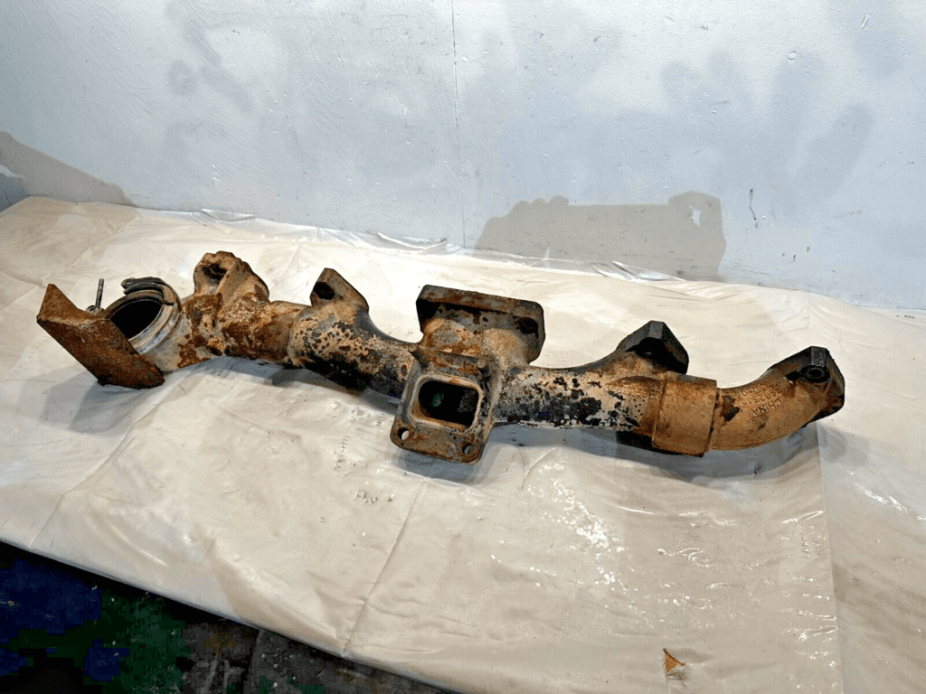 Cummins ISX15 DOHC Diesel Engine Exhaust Manifold Complete 3682959R OEM ...