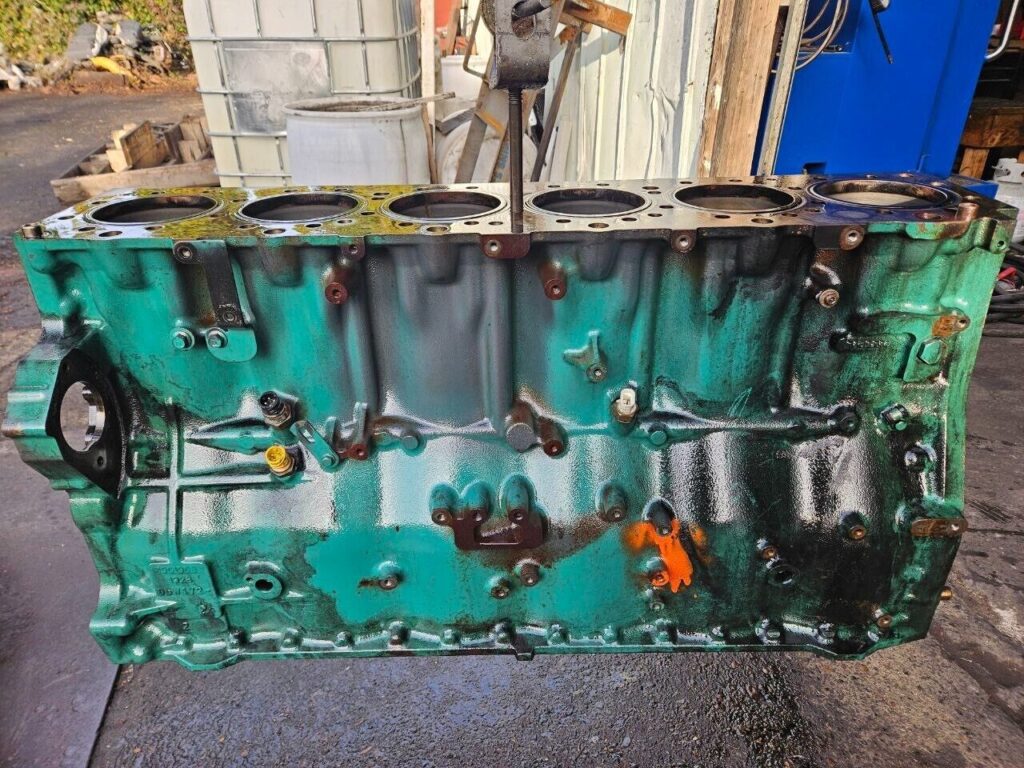 2002-2008 VOLVO VED12 D12 ENGINE BLOCK 1001968 OEM - ABC Diesel Parts