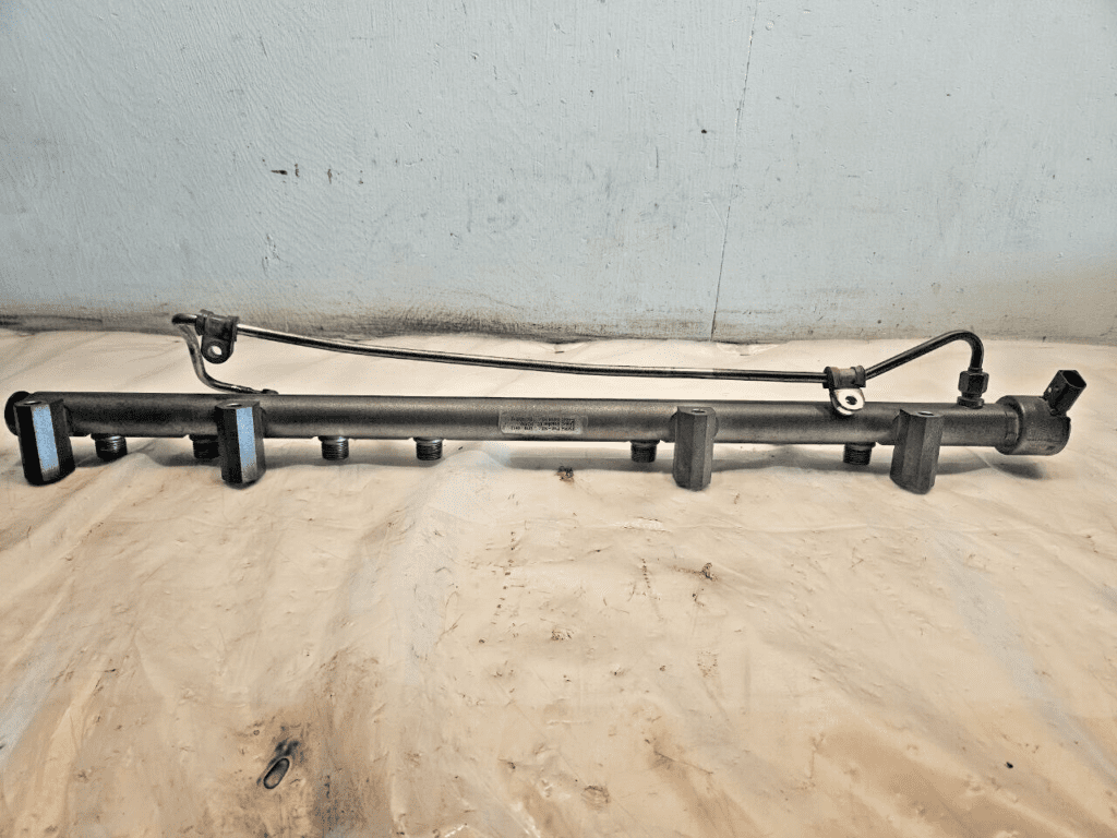 2015 PACCAR MX-13 diesel engine fuel distributor rail 7210-0513 OEM ...