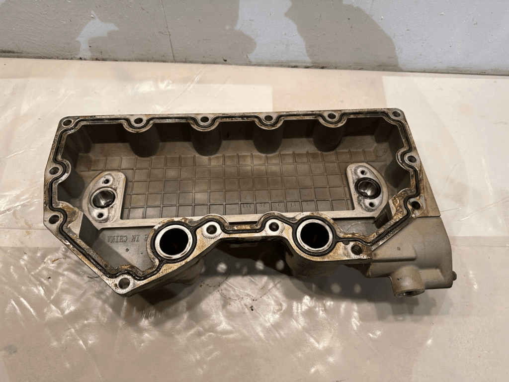 2017 CUMMINS ISX12 ISX 425 DIESEL ENGINE OIL COOLER HOUSING 2870232 OEM ...