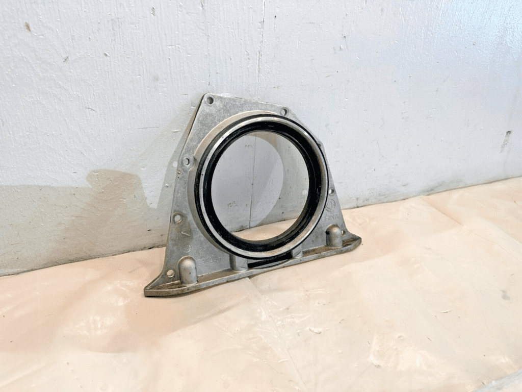 Cummins 8.3L ISL ISC Rear Main Seal Diesel Engine Cover 3933384 OEM ...