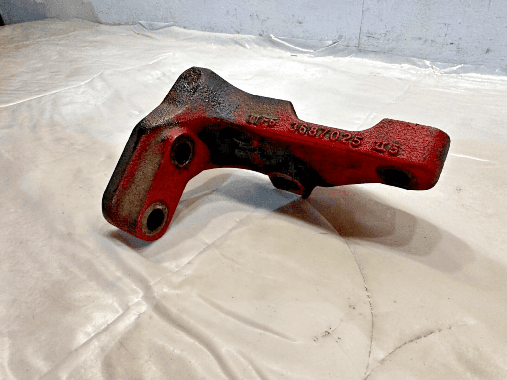 Cummins ISX15 SOHC Diesel Engine Fuel Pump Support Bracket 3687025 OEM ...