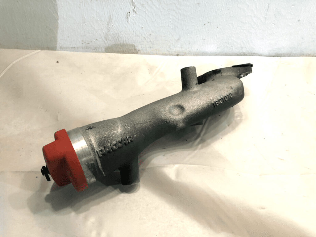 PACCAR MX13 DIESEL ENGINE OIL FILL TUBE FILTER AND CAP 1821010 OEM ...