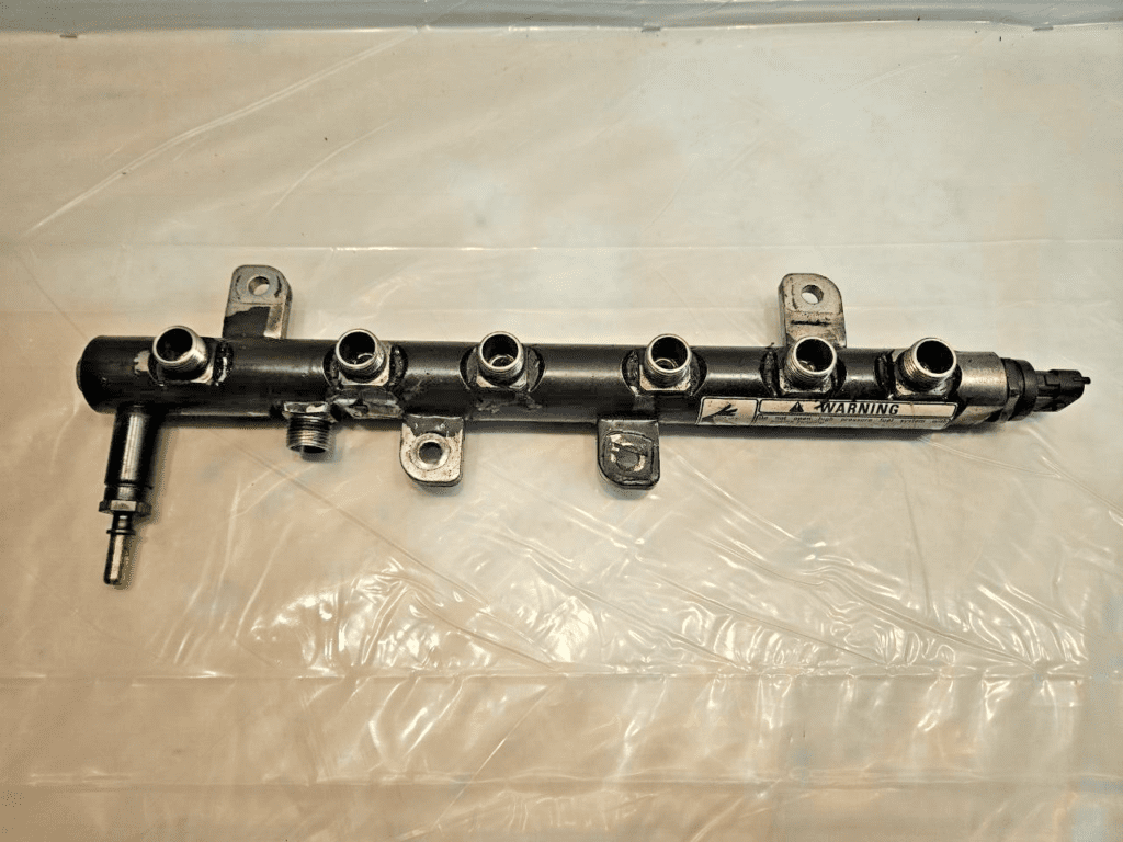 2014 Cummins ISB 6.7 DIESEL ENGINE FUEL RAIL ACCUMULATOR 3977530 OEM ...
