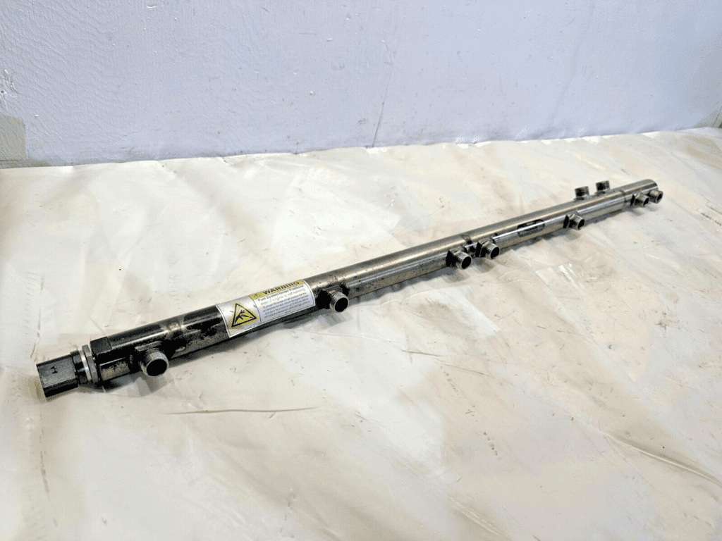 Detroit Diesel DD13 DD15 Mercedes OM471 MP4 Engine Fuel Rail ...