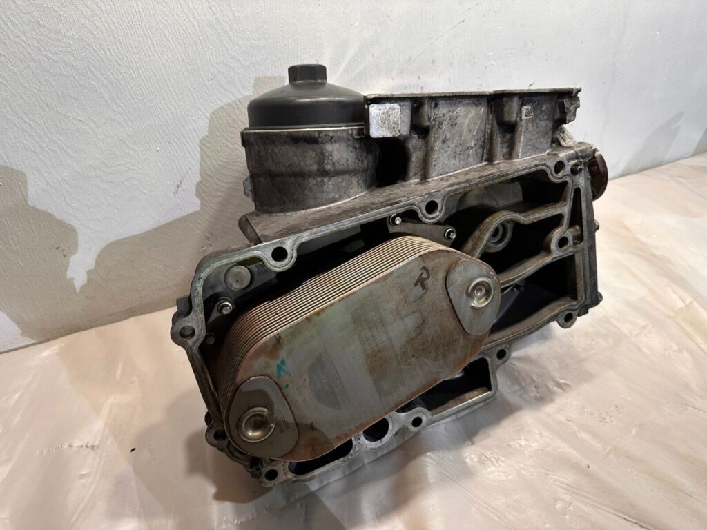 Detroit Diesel DD15 Engine Oil Cooler Filter Housing Assembly ...