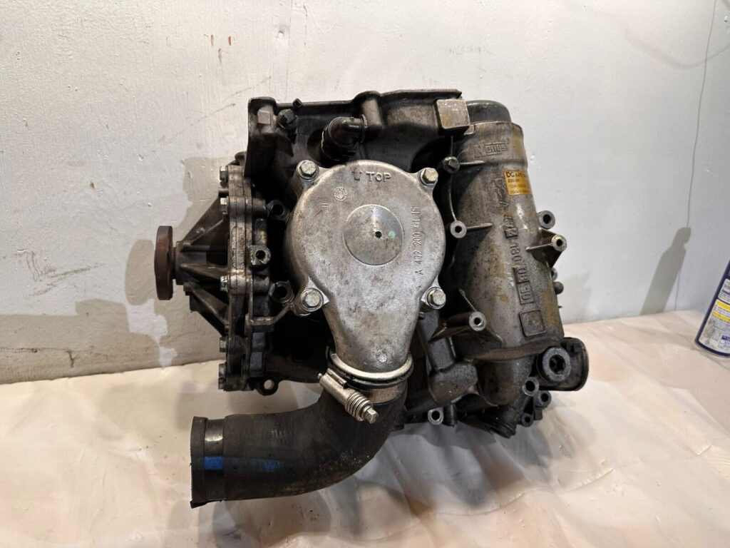 Detroit Diesel DD15 Engine Oil Cooler Filter Housing Assembly ...