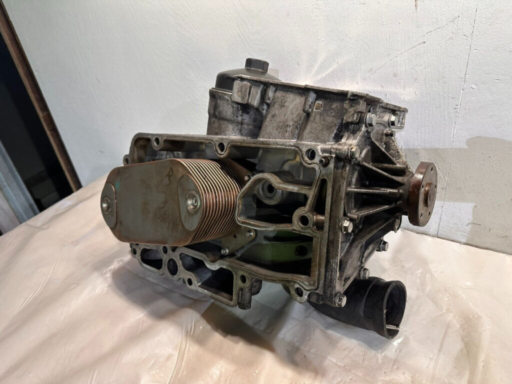 Detroit Diesel DD15 Engine Oil Cooler Filter Housing Assembly ...