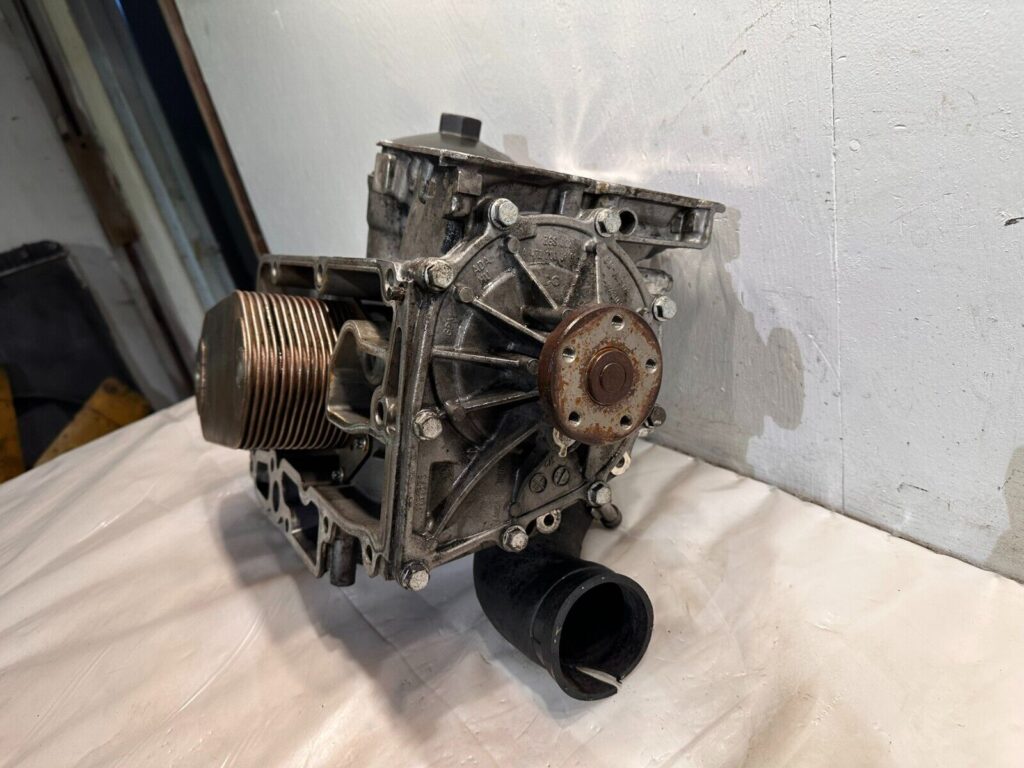 Detroit Diesel DD15 Engine Oil Cooler Filter Housing Assembly ...