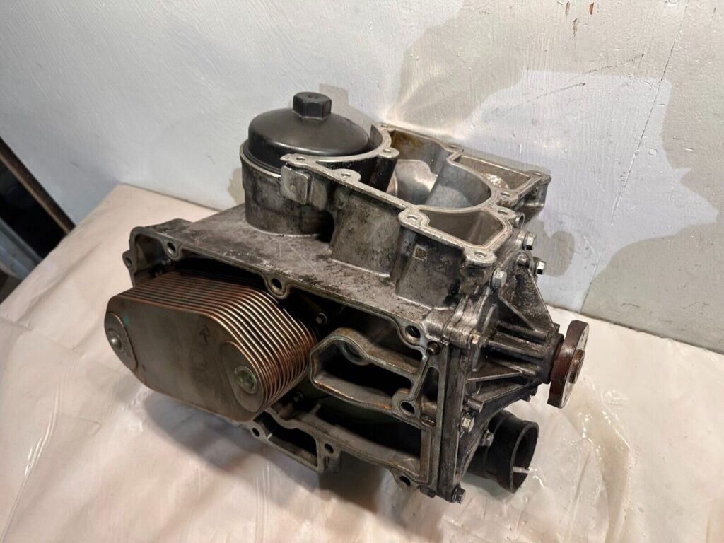 Detroit Diesel DD15 Engine Oil Cooler Filter Housing Assembly ...