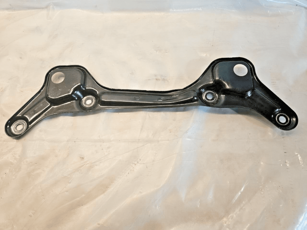 10-13 MERCEDES C250 FRONT SUBFRAME CRADLE REINFORCEMENT PLATE ...