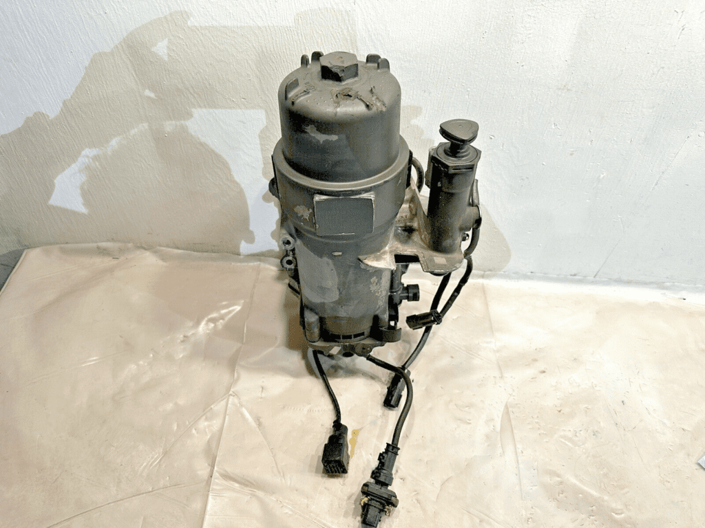 PACCAR MX-13 diesel engine water-fuel separation module 1951944 OEM ...