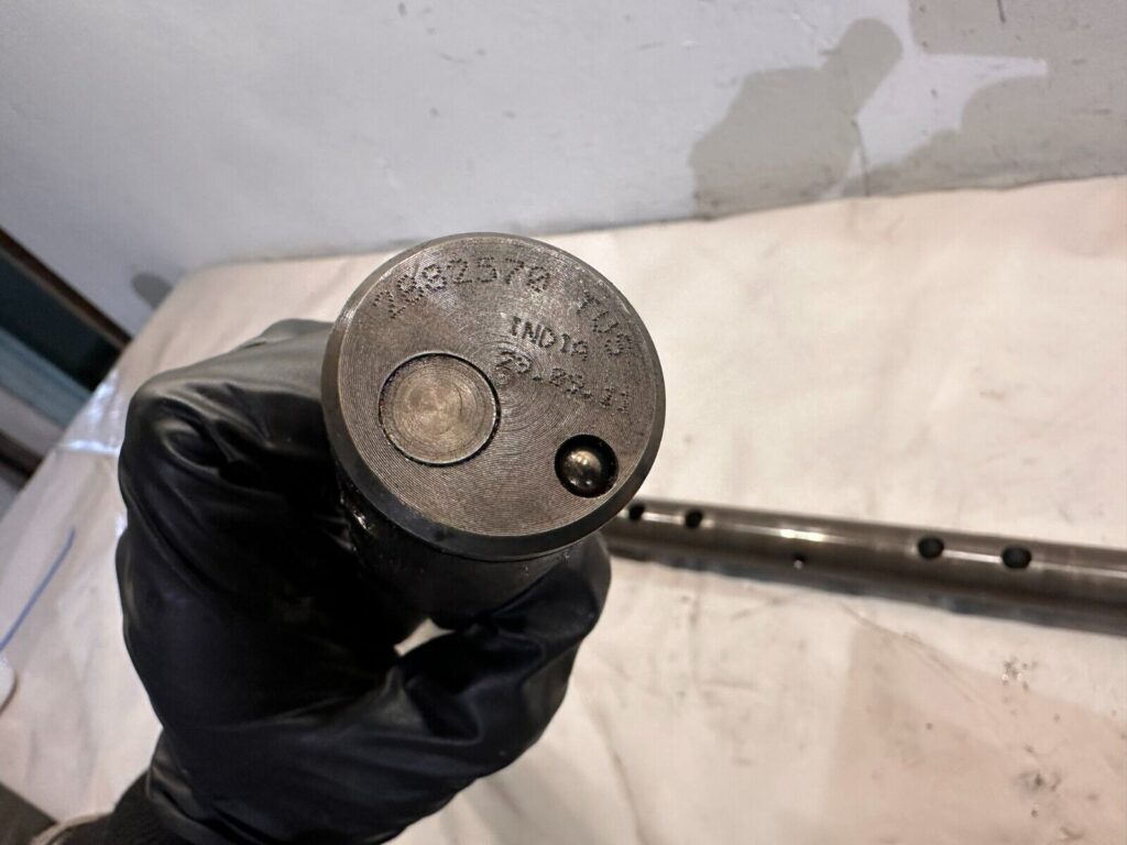 Set of 2 CUMMINS ISX/QSX 15 liter Diesel engine Rocker Lever Shaft ...