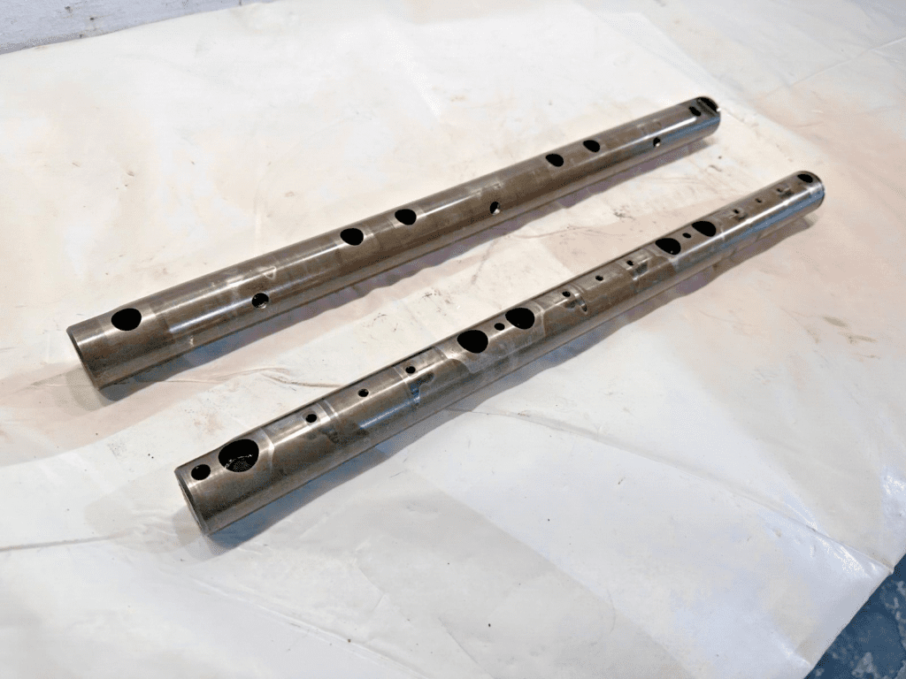 Set of 2 CUMMINS ISX/QSX 15 liter Diesel engine Rocker Lever Shaft ...