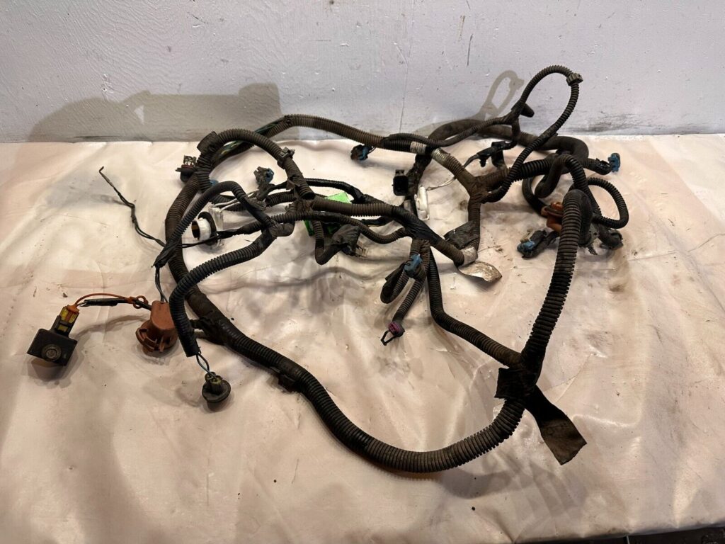 05 GMC SIERRA 3500 FRONT ENGINE WIRE HARNESS 15216651 GM OEM - ABC ...