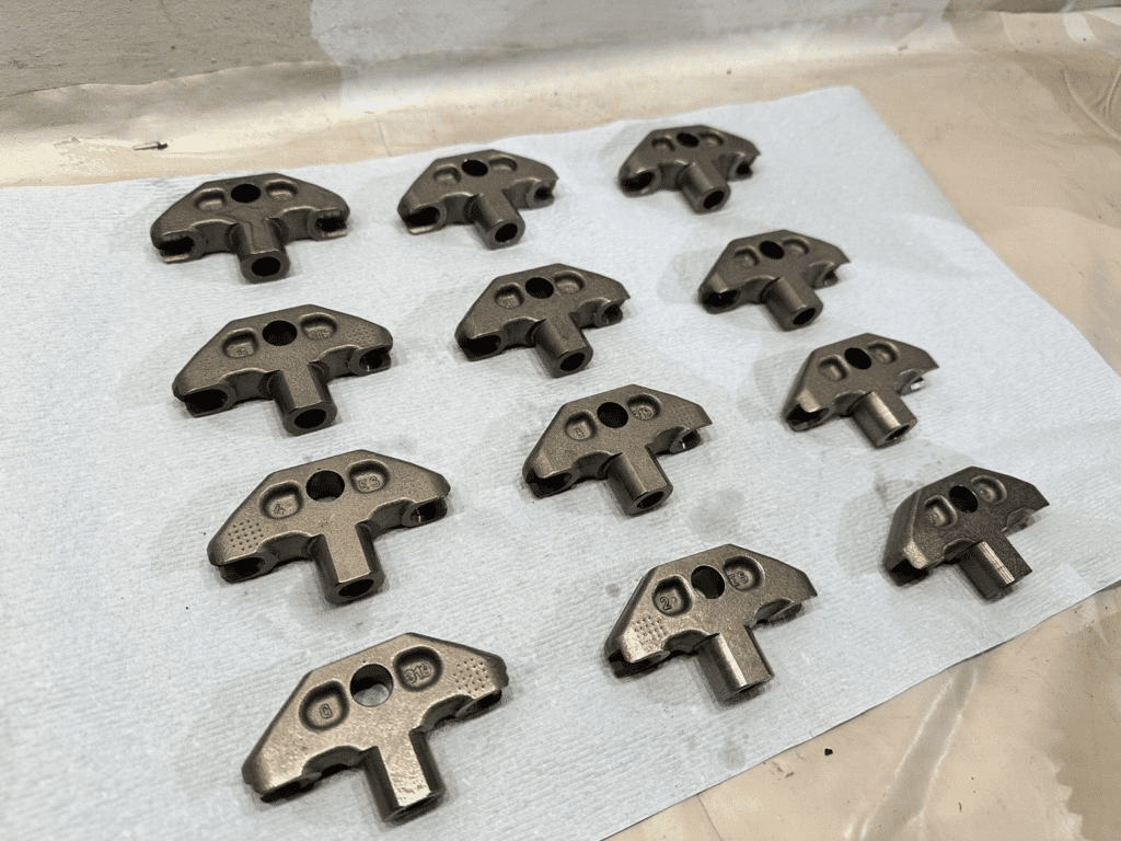 12 x PACCAR MX13 diesel engine crosshead rocker erm valve bridge G319 ...