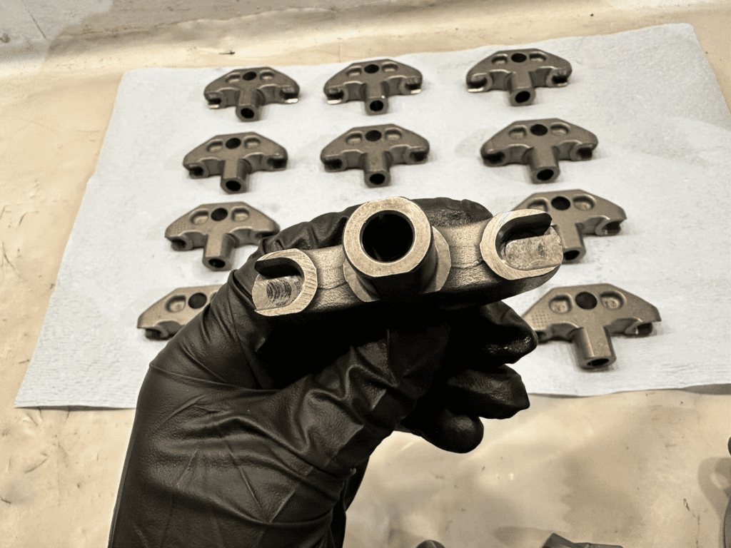 12 x PACCAR MX13 diesel engine crosshead rocker erm valve bridge G319 ...