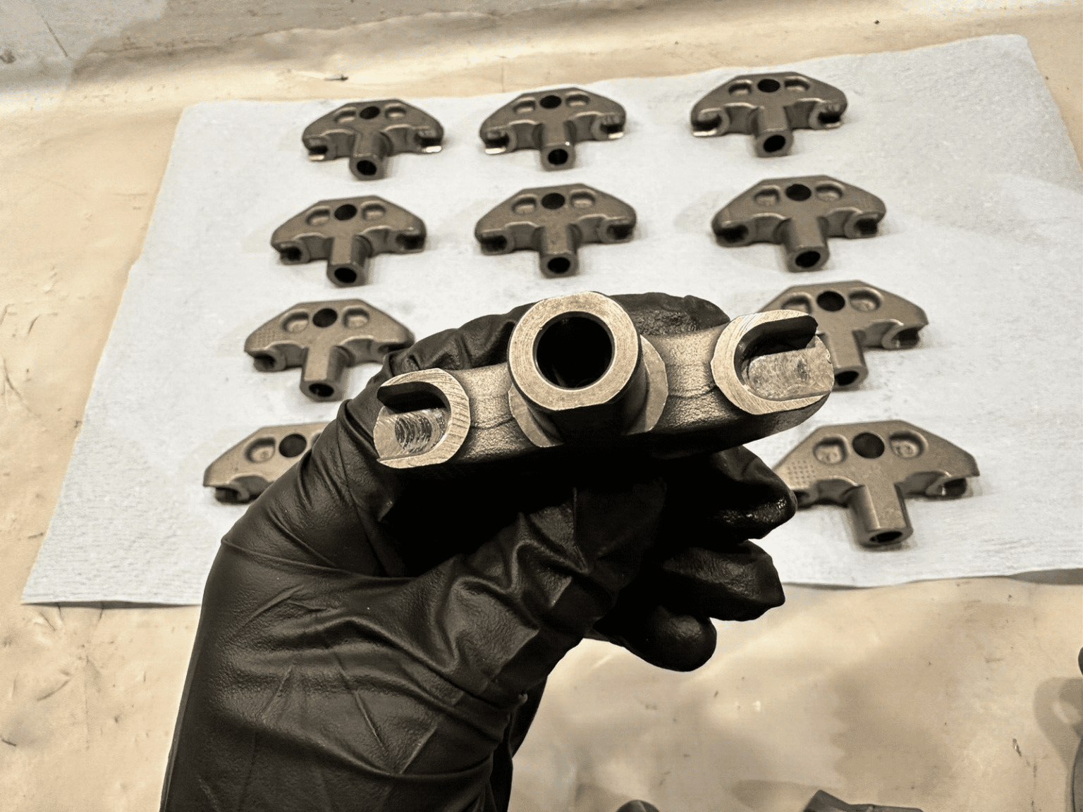 12 x PACCAR MX13 diesel engine crosshead rocker erm valve bridge G319 ...