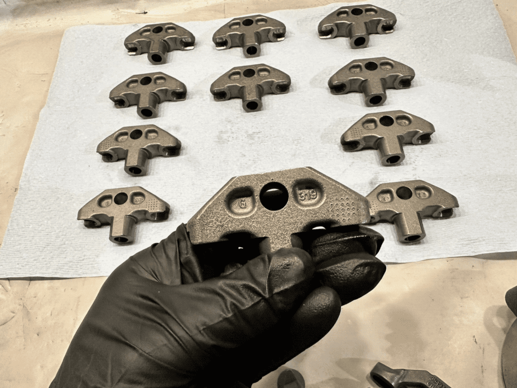 12 x PACCAR MX13 diesel engine crosshead rocker erm valve bridge G319 ...