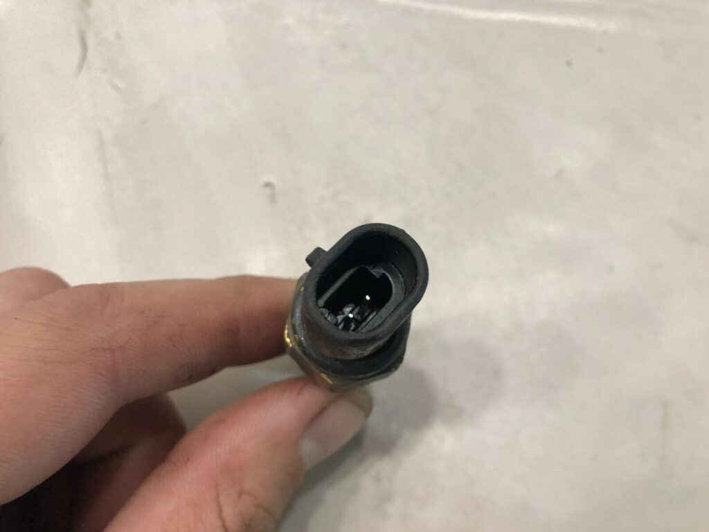 Cummins ISM11 M11 QSM11 Diesel Engine Oil Pressure Sensor 4921503 OEM ...