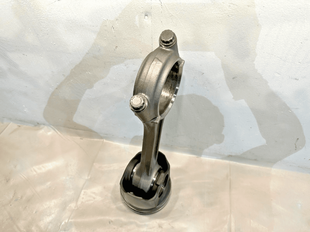 DETROIT DD15 ENGINE CONNECTING ROD A472 00 & PISTON A4720370401 OEM ...
