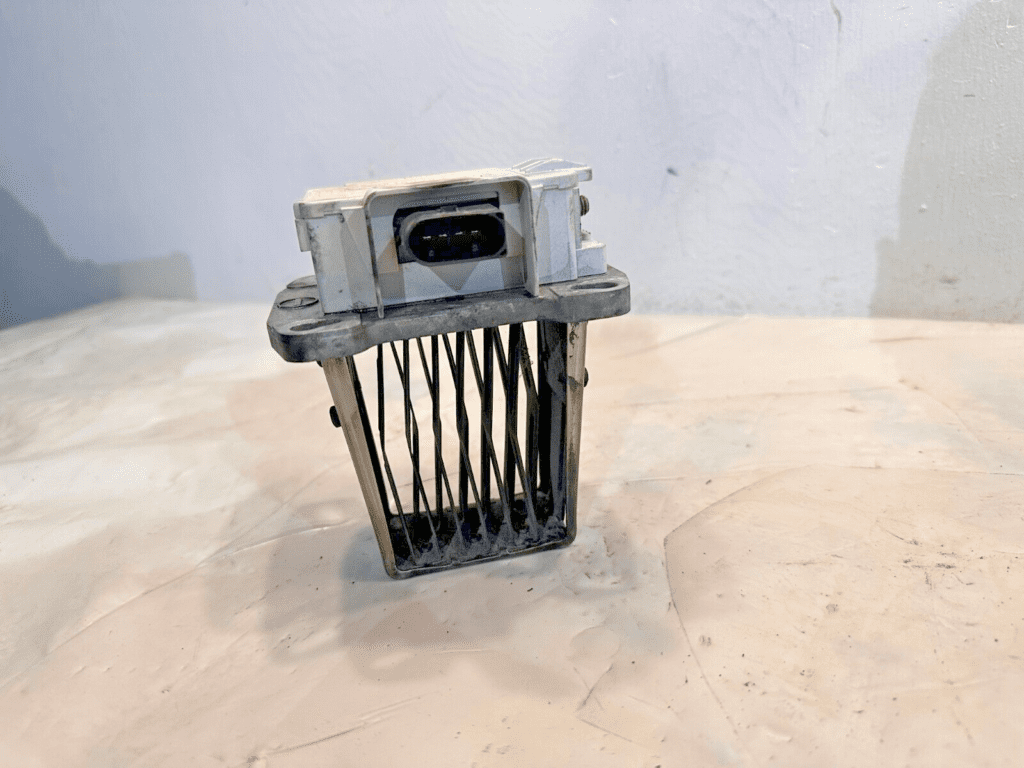 Detroit DD15 Diesel Engine Air Intake Heater A0001592404 OEM - ABC ...