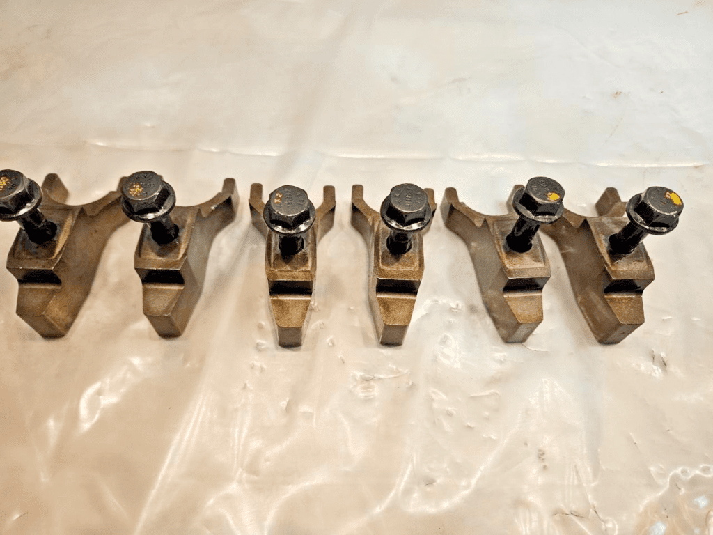 Set of 6 2006 VOLVO D12 Diesel Engine FUEL INJECTOR HOLD DOWN CLAMPS ...